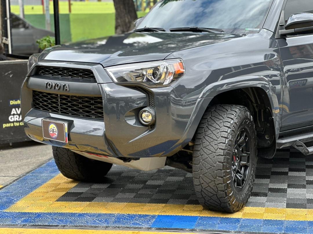 TOYOTA 4RUNNER SR5 2024 GRIS - Usaditos Cars